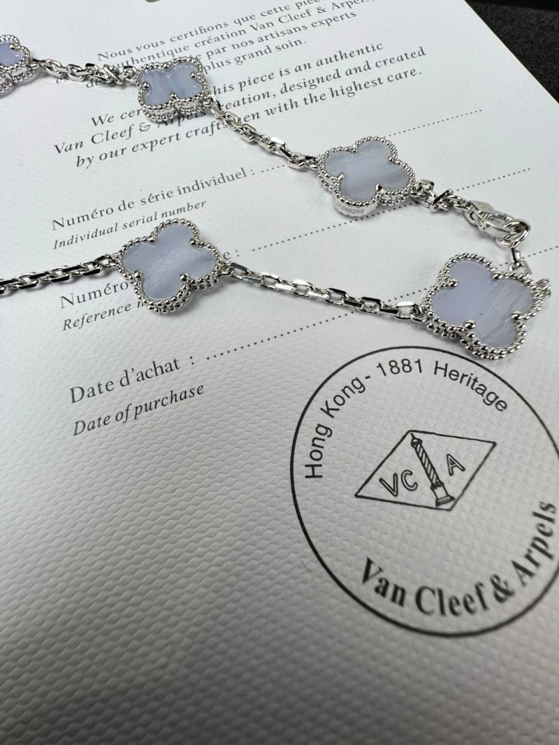 Indistinguishable Vca Bracelets