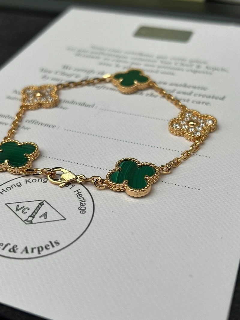 Factory-made Vca Bracelets