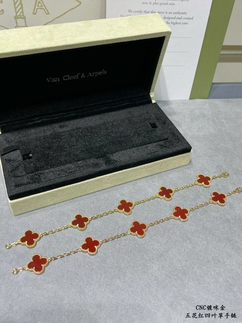 Accurate model Vca Bracelets