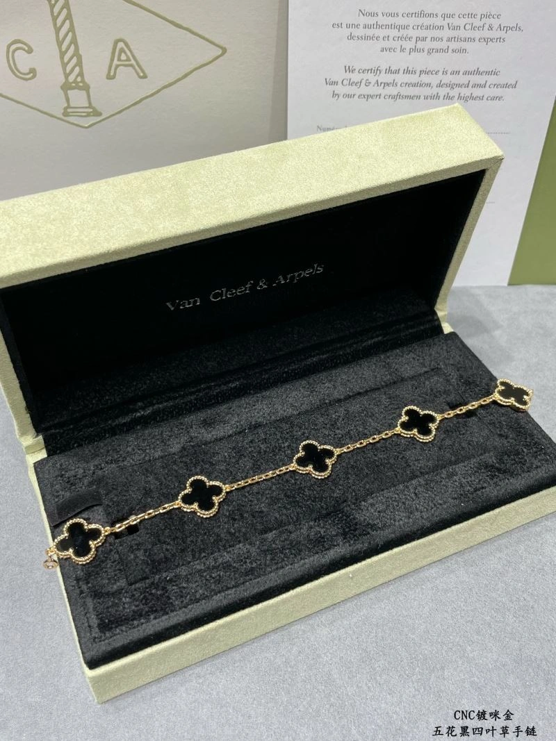 Accurate model Vca Bracelets