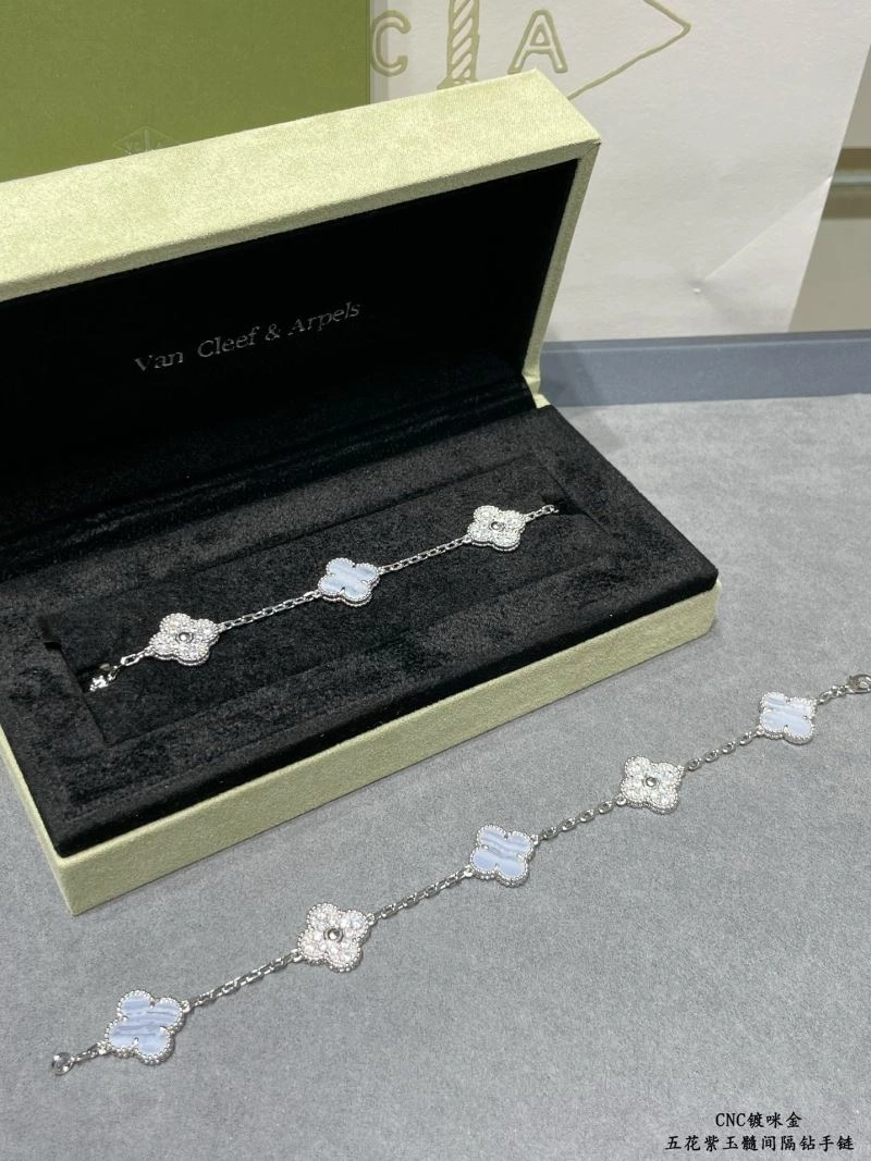 High fidelity Vca Bracelets
