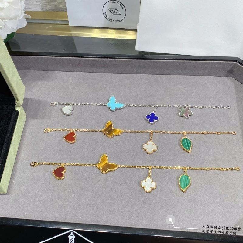 Factory-made Vca Bracelets