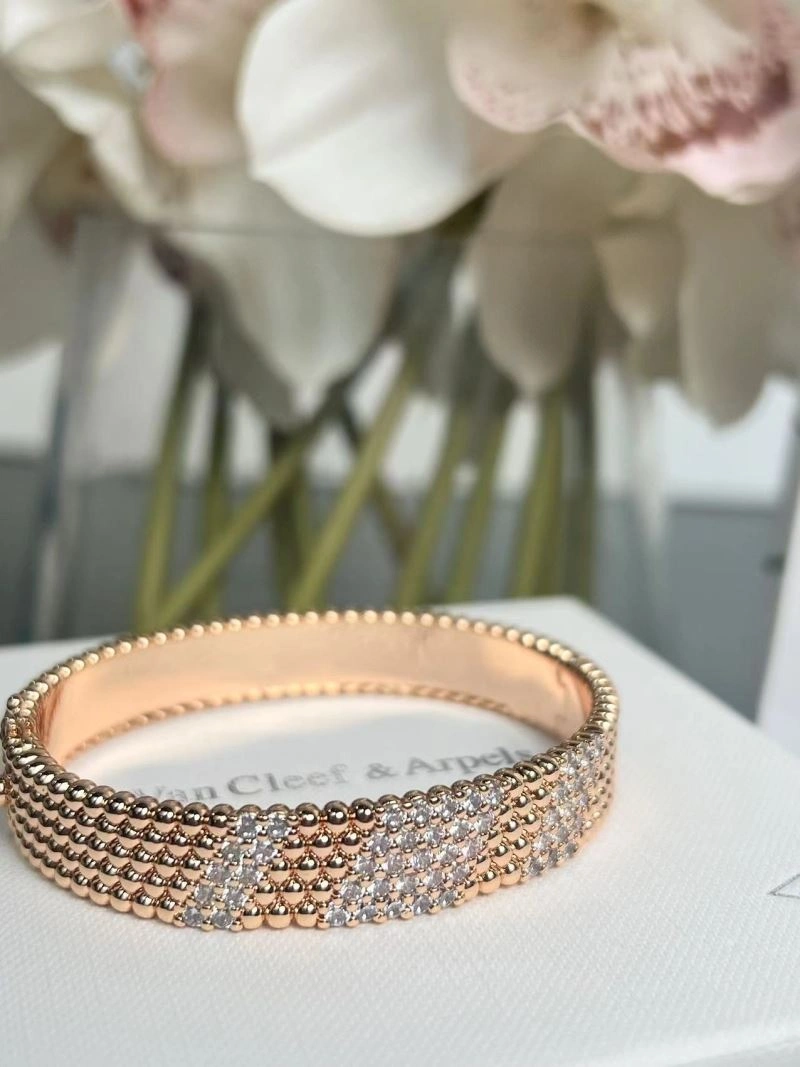 Top match Vca Bracelets