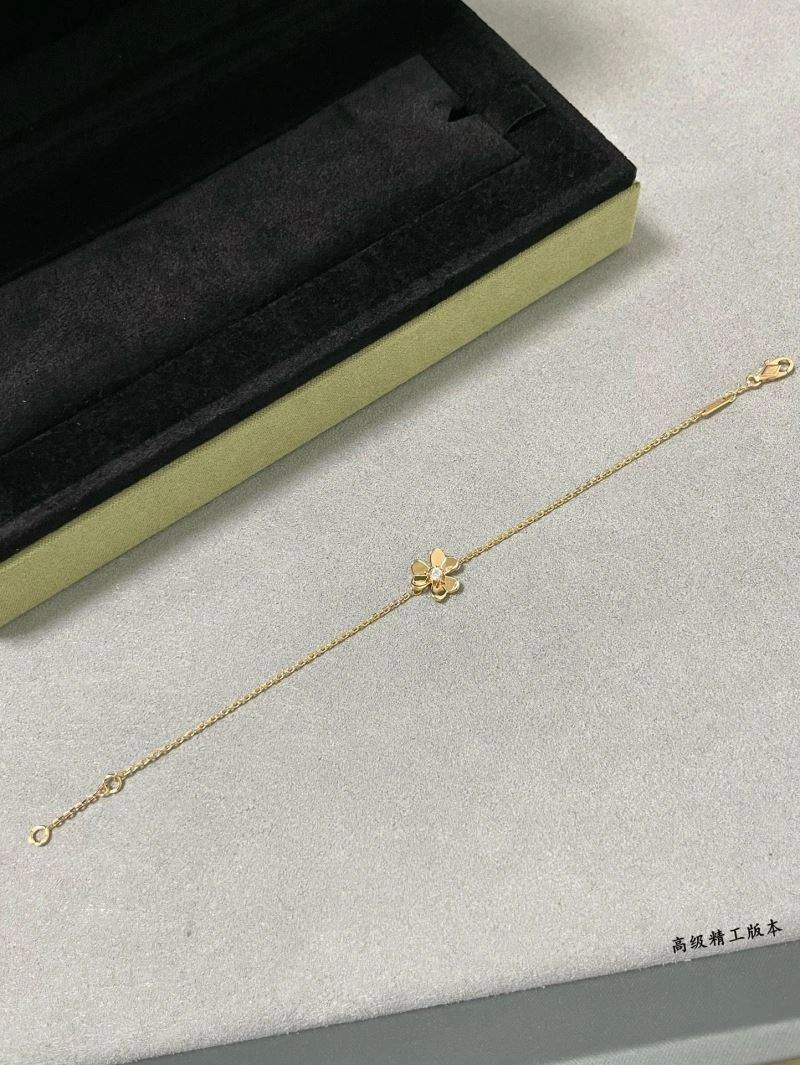 Budget-friendly Vca Bracelets