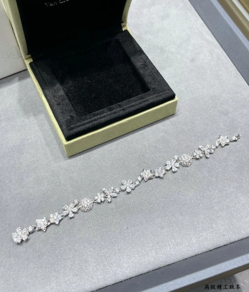 Brand-authenticated Vca Bracelets