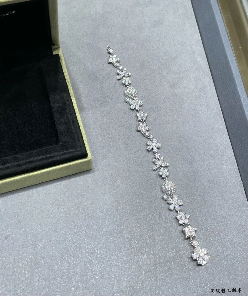 Brand-authenticated Vca Bracelets