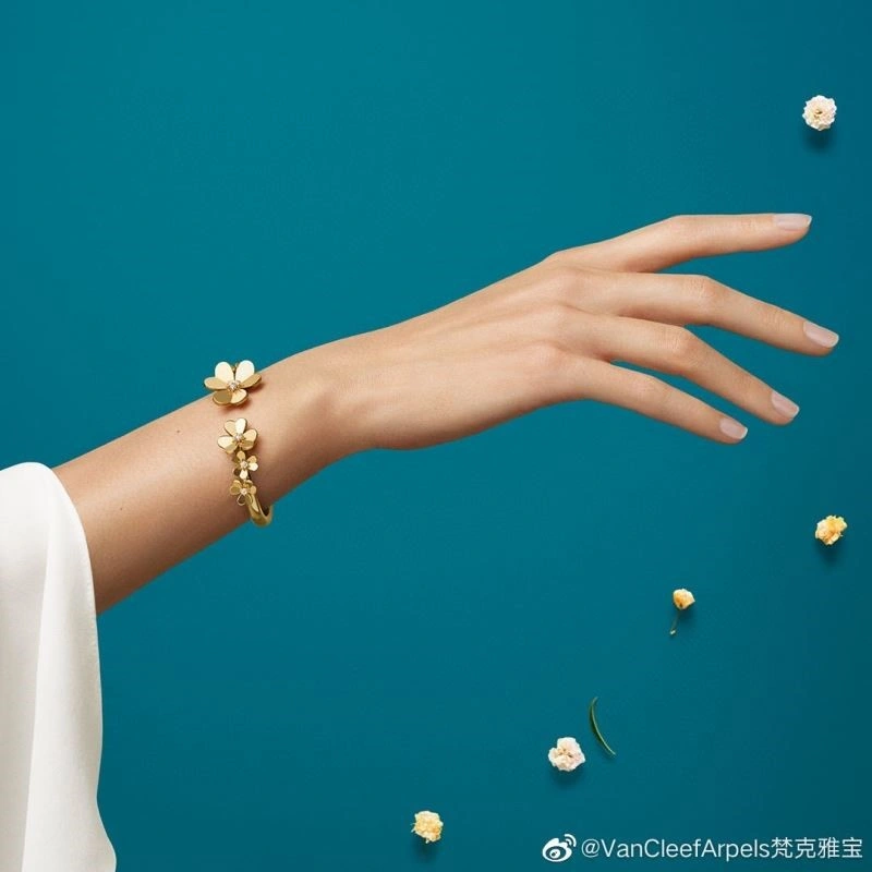 Reasonably priced Vca Bracelets
