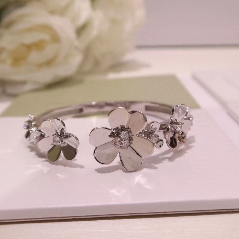 Reasonably priced Vca Bracelets