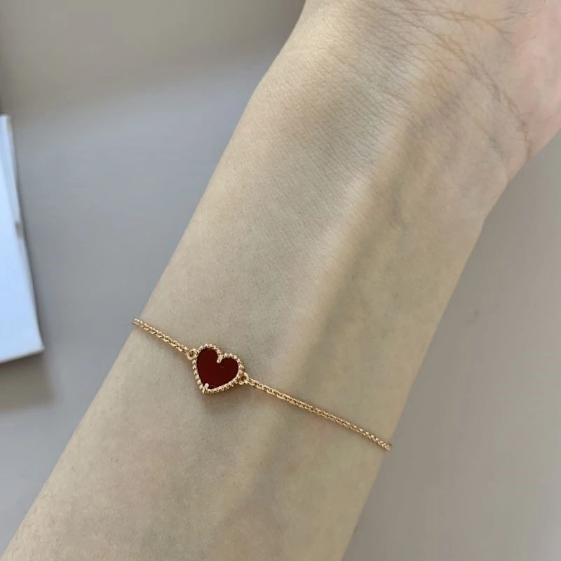 Accurate model Vca Bracelets