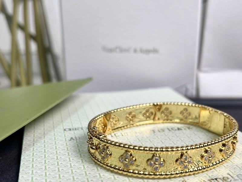 Budget-friendly Vca Bracelets