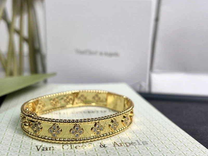 Budget-friendly Vca Bracelets