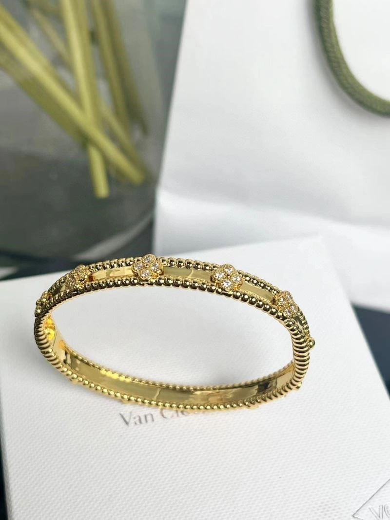 Value-priced Vca Bracelets