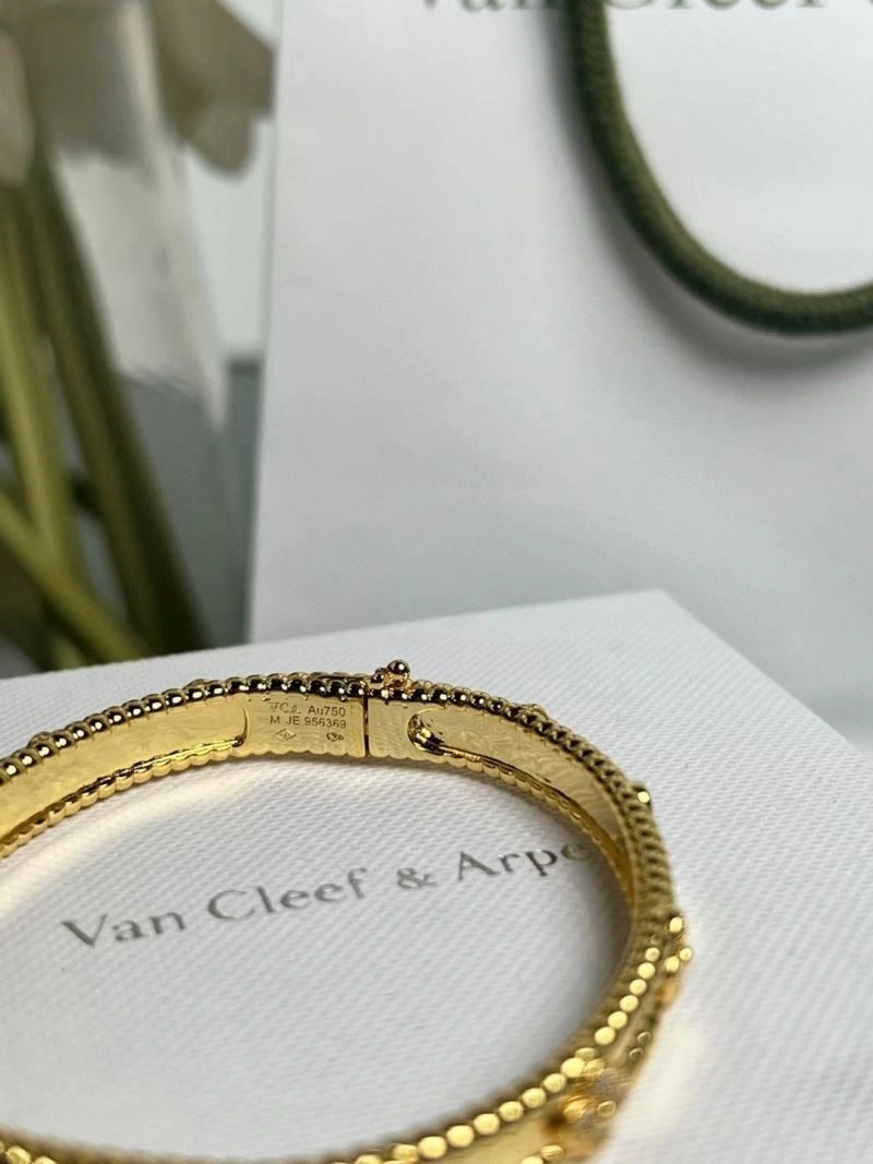 Value-priced Vca Bracelets