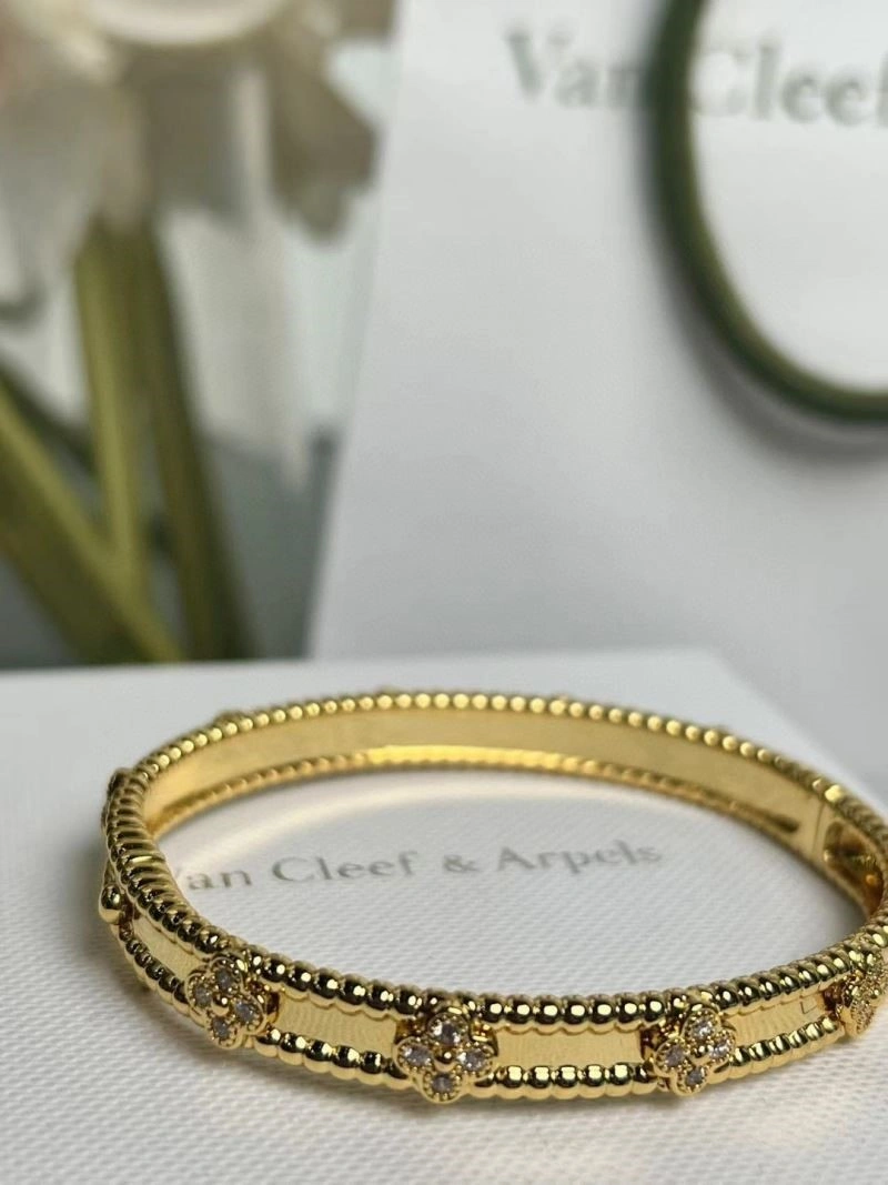 Value-priced Vca Bracelets