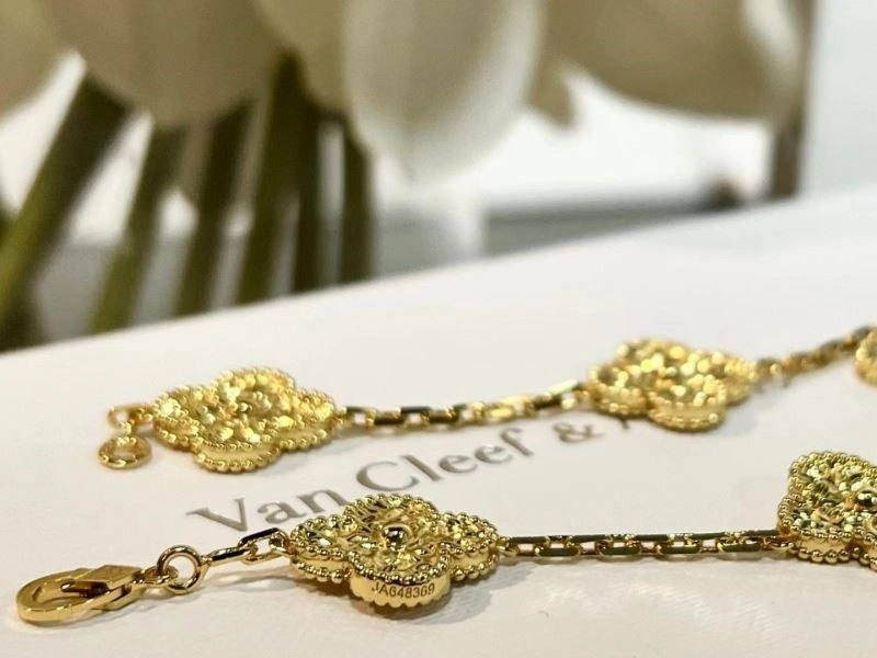Exact replica Vca Bracelets