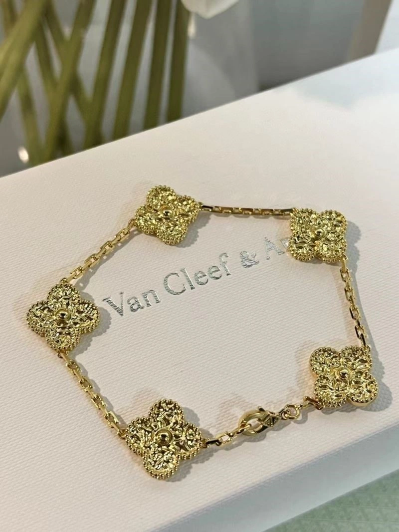 Exact replica Vca Bracelets