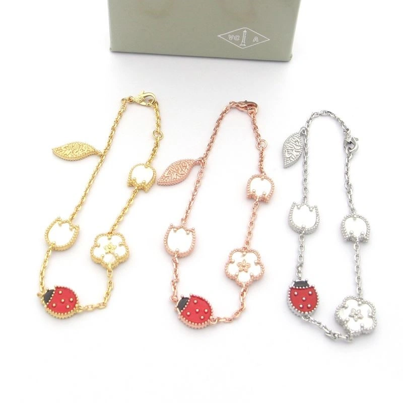 Accurate model Vca Bracelets