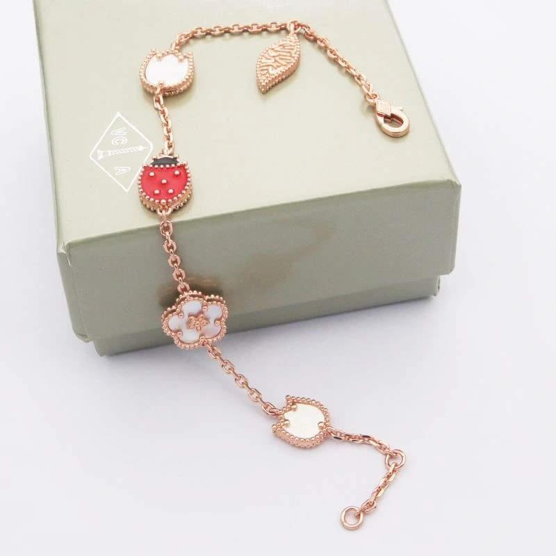 Accurate model Vca Bracelets