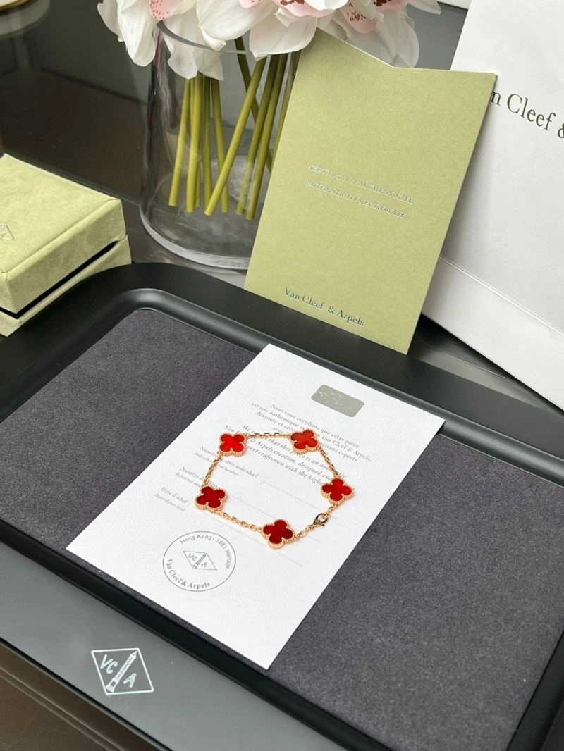 Brand-authenticated Vca Bracelets