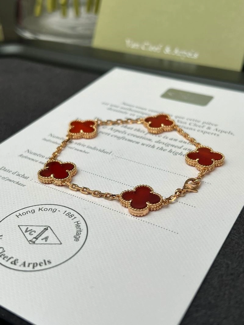 Brand-authenticated Vca Bracelets
