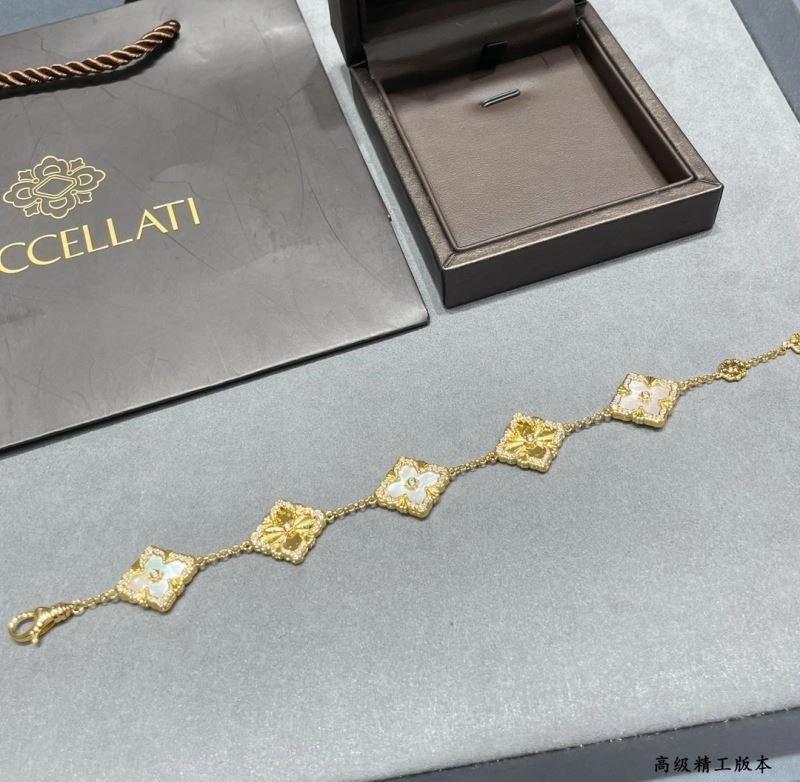 Factory-made Vca Bracelets
