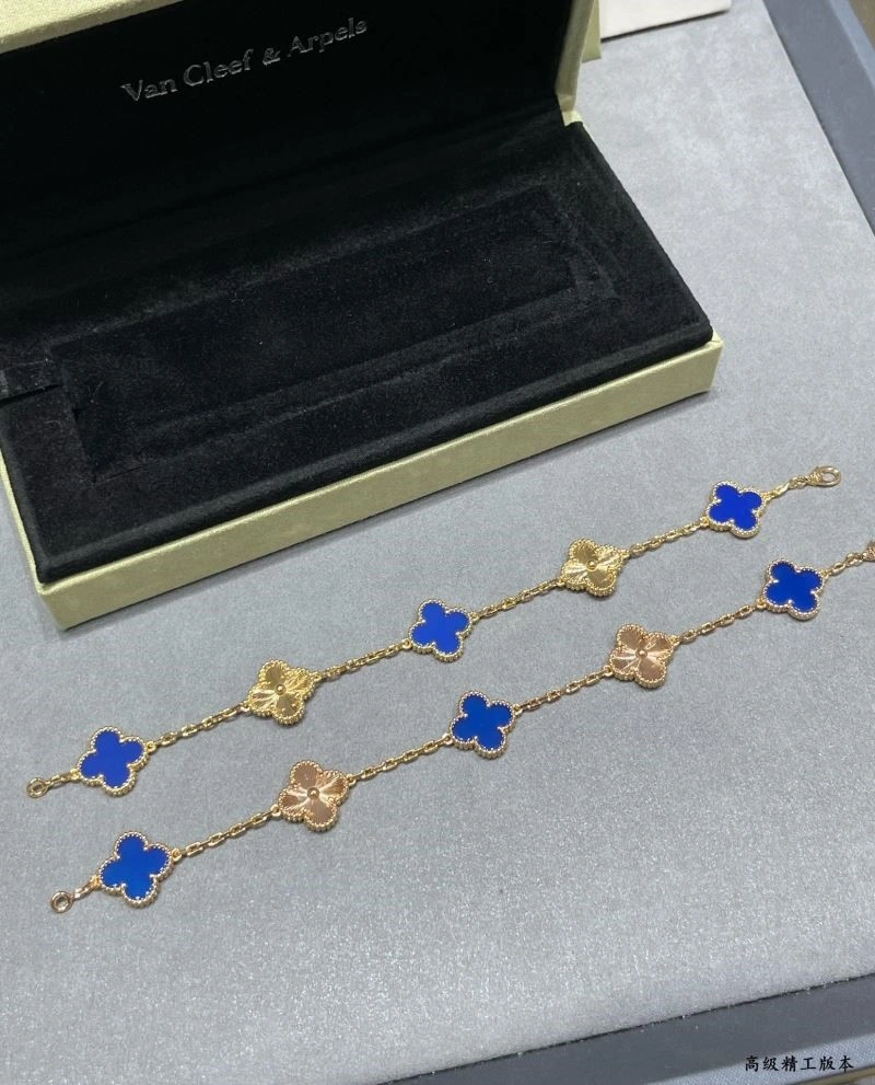 Accurate model Vca Bracelets