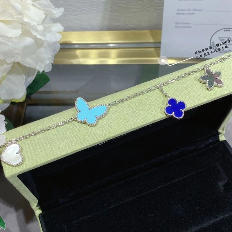 Accurate model Vca Bracelets