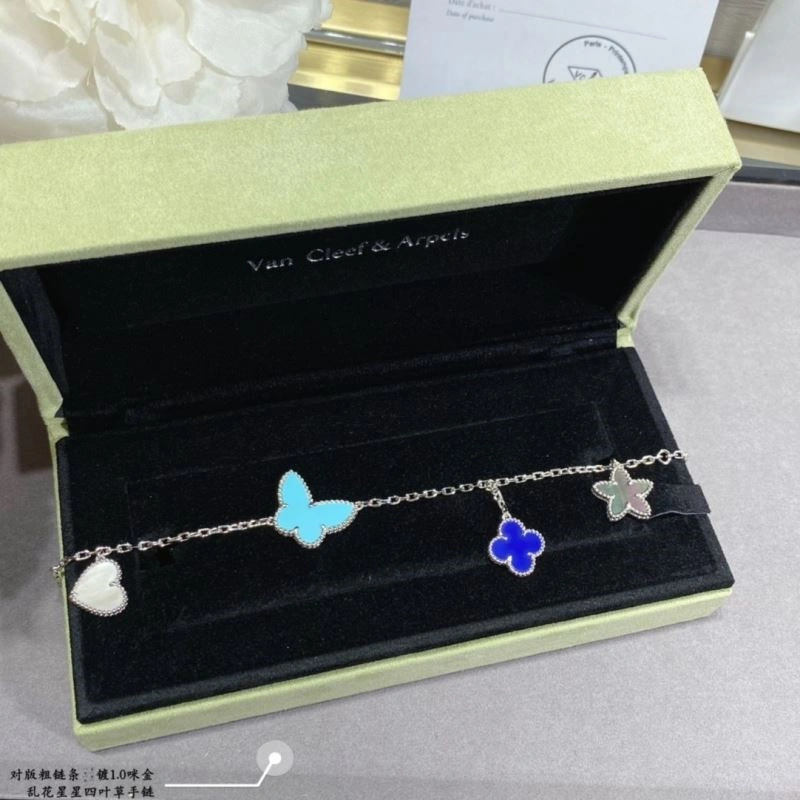 Accurate model Vca Bracelets