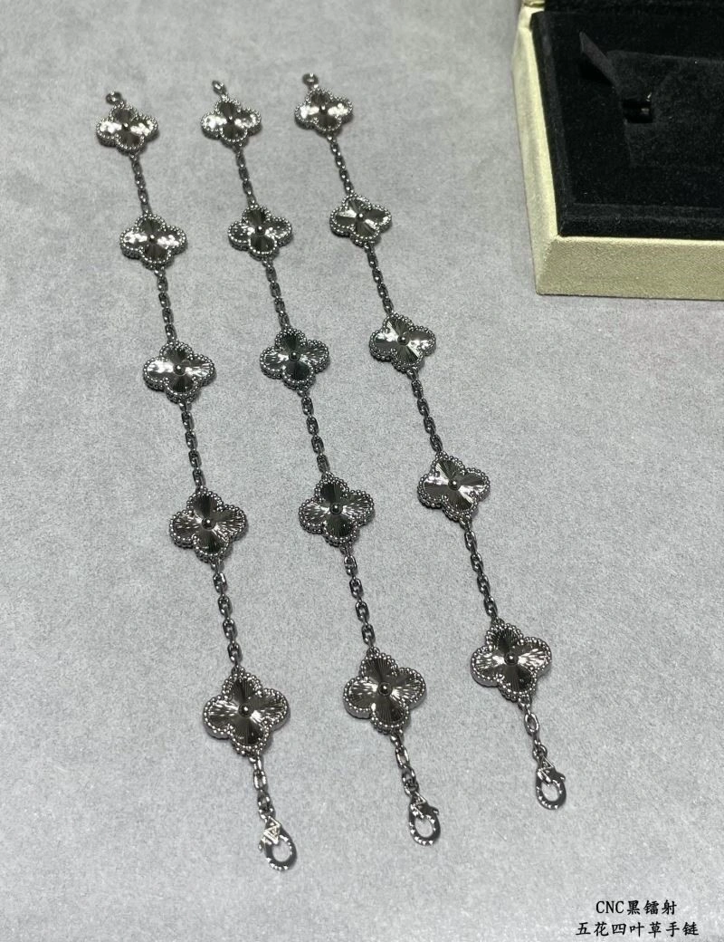 Factory-made Vca Bracelets
