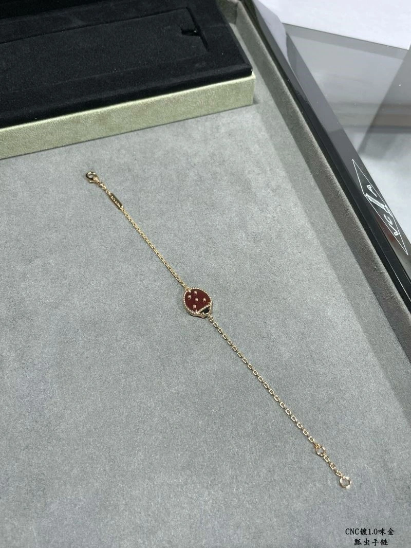 Low-cost Vca Bracelets