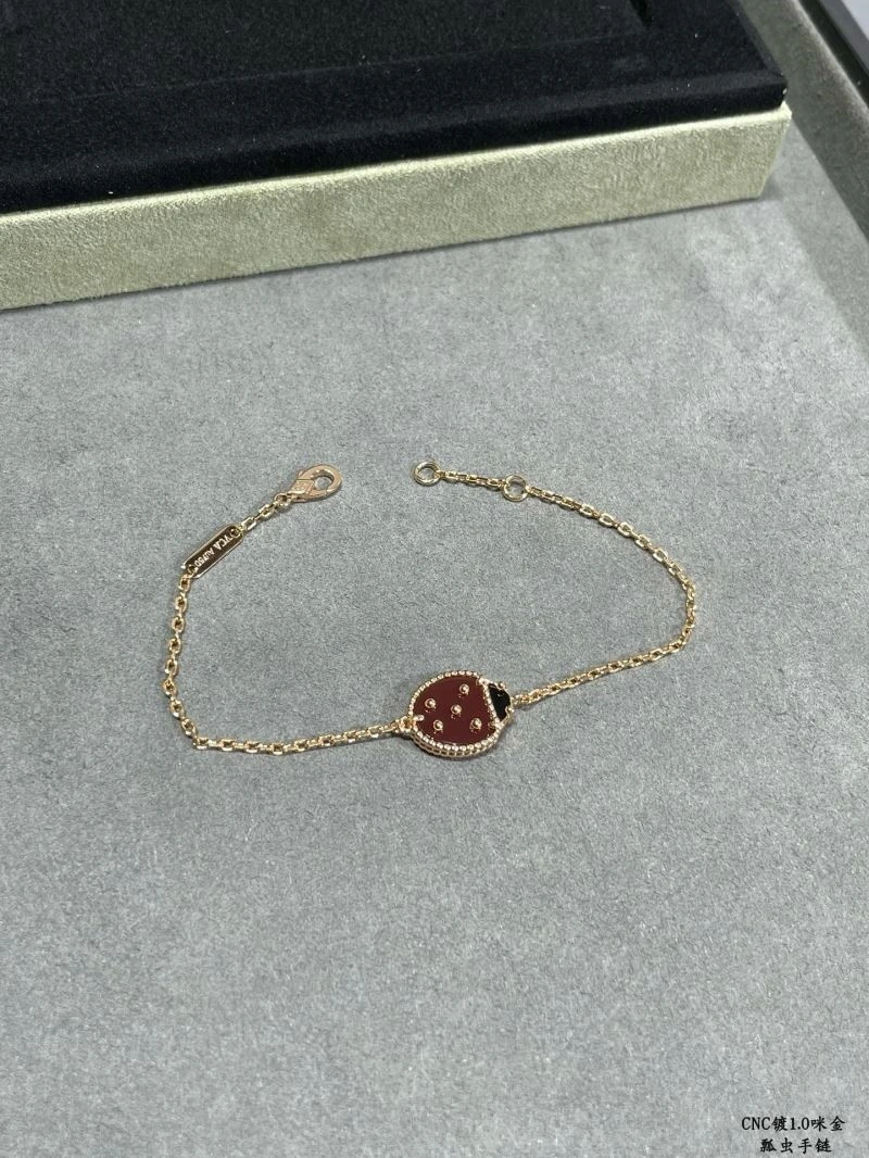 Low-cost Vca Bracelets