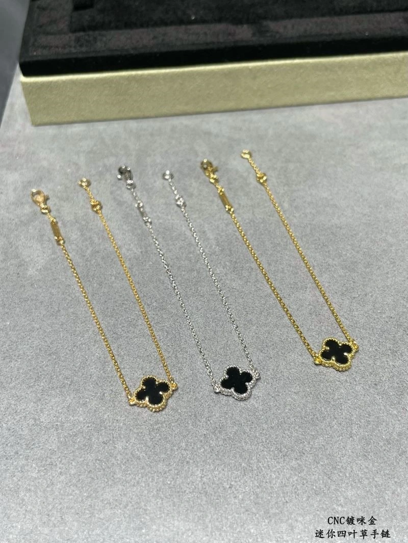 Precise copy Vca Bracelets