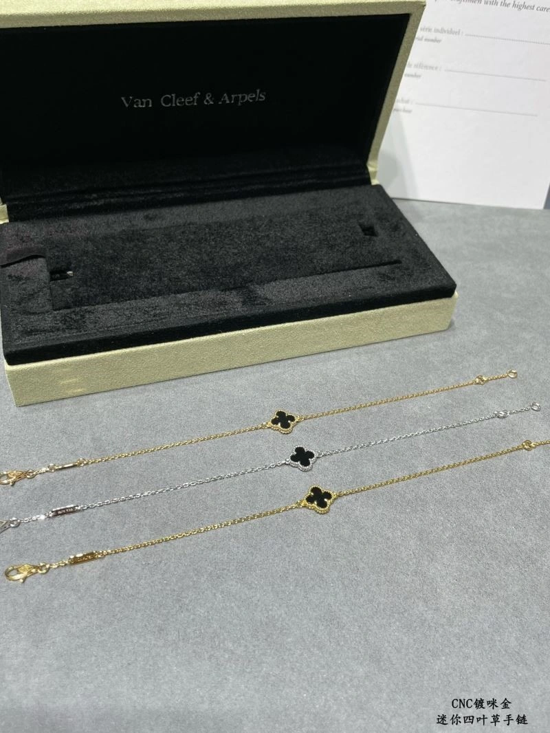 Precise copy Vca Bracelets