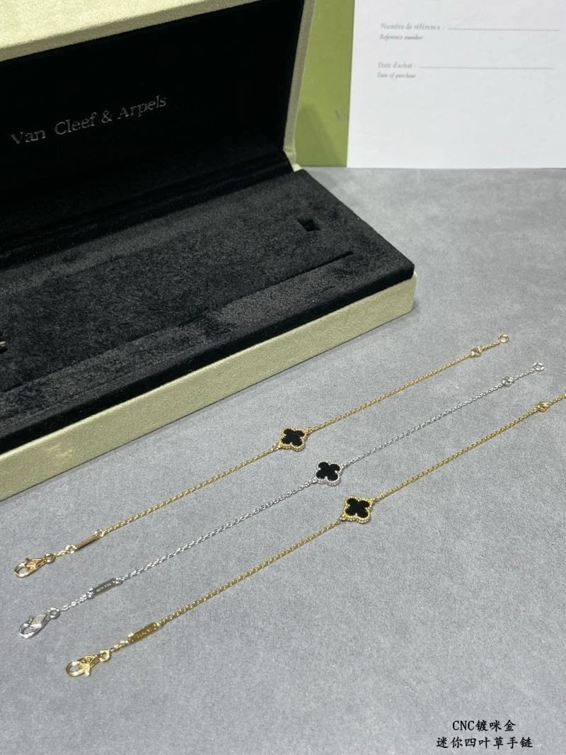 Precise copy Vca Bracelets