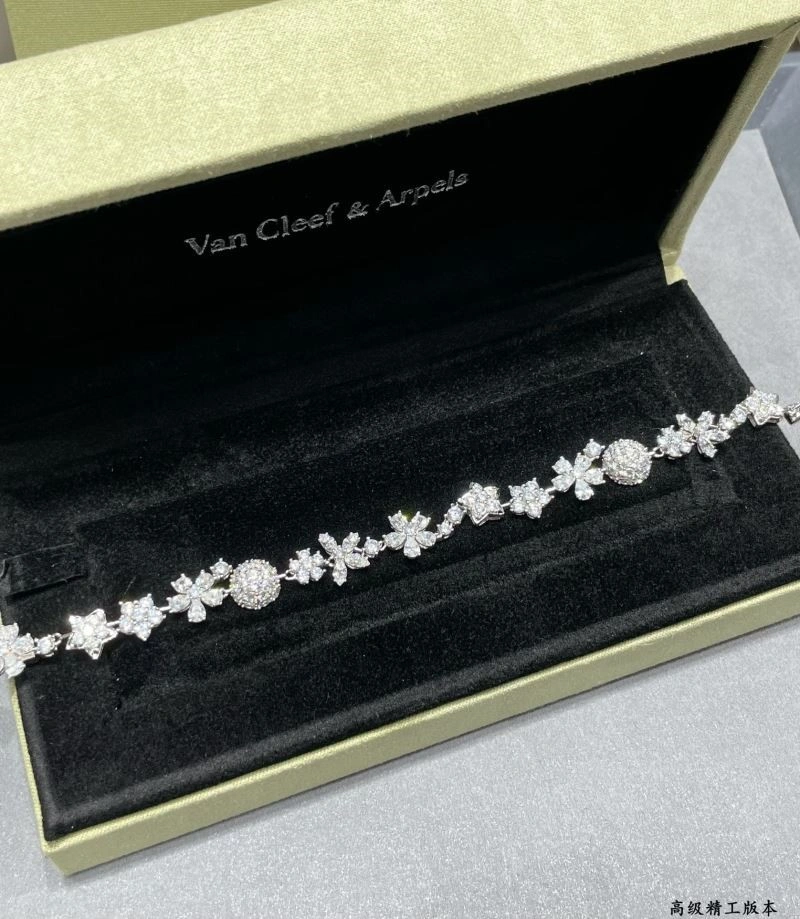 Exact replica Vca Bracelets