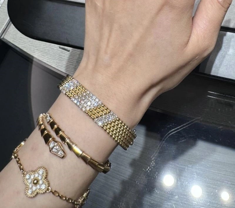 Vca Bracelets