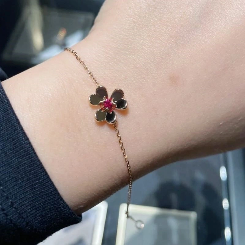 Affordable Vca Bracelets