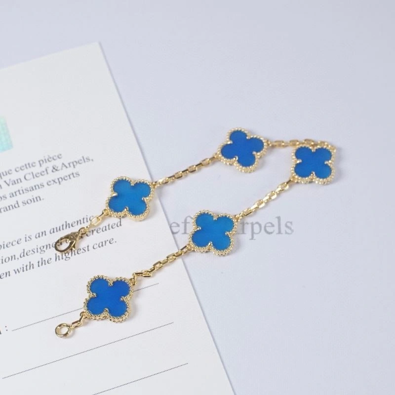Cut-rate Vca Bracelets