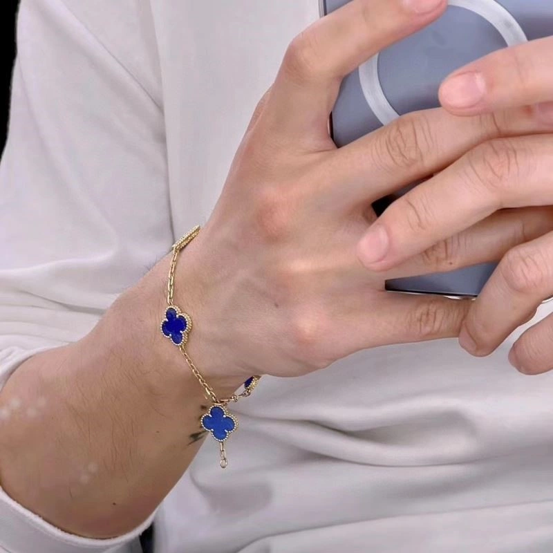 Cut-rate Vca Bracelets
