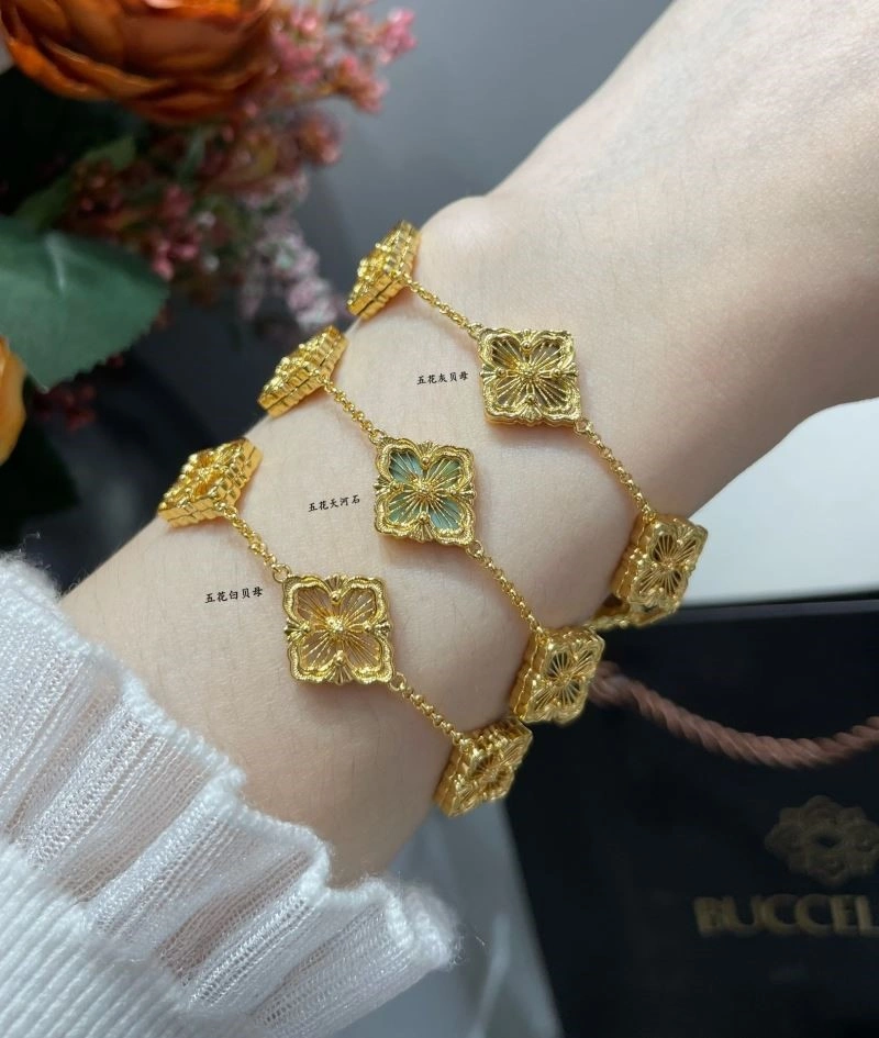 Value-priced Vca Bracelets