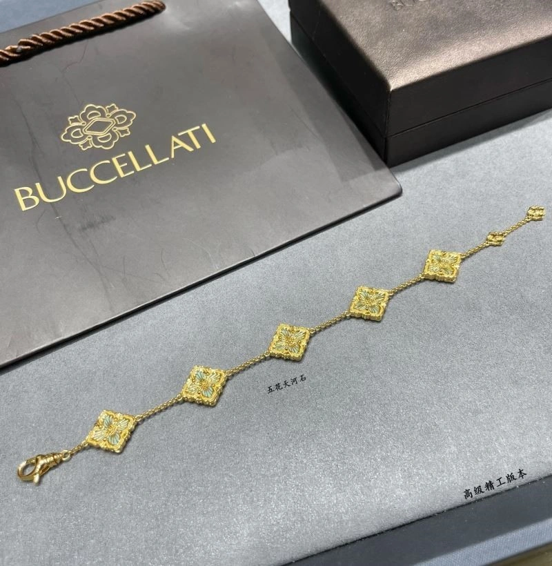 Value-priced Vca Bracelets