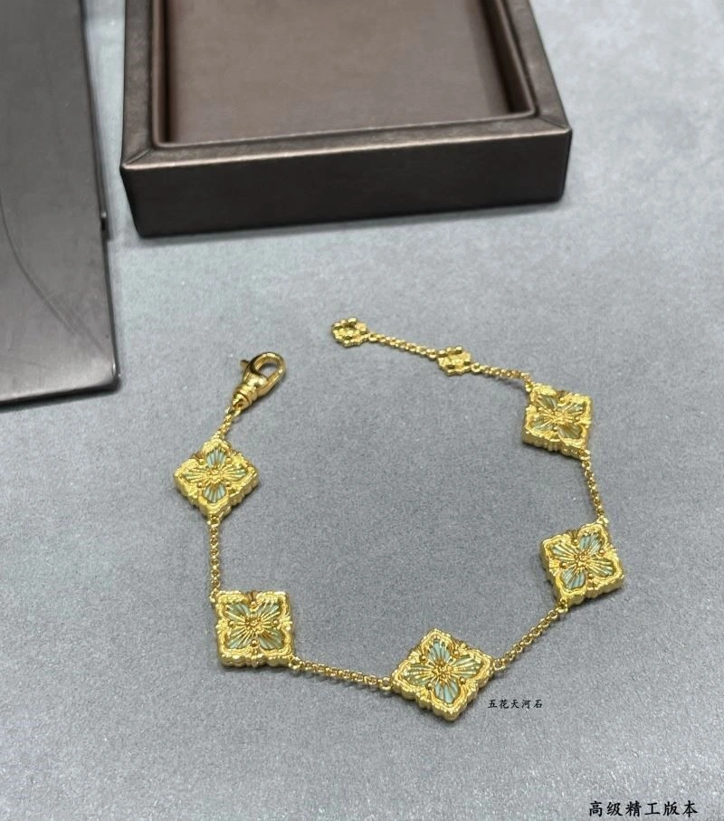 Value-priced Vca Bracelets