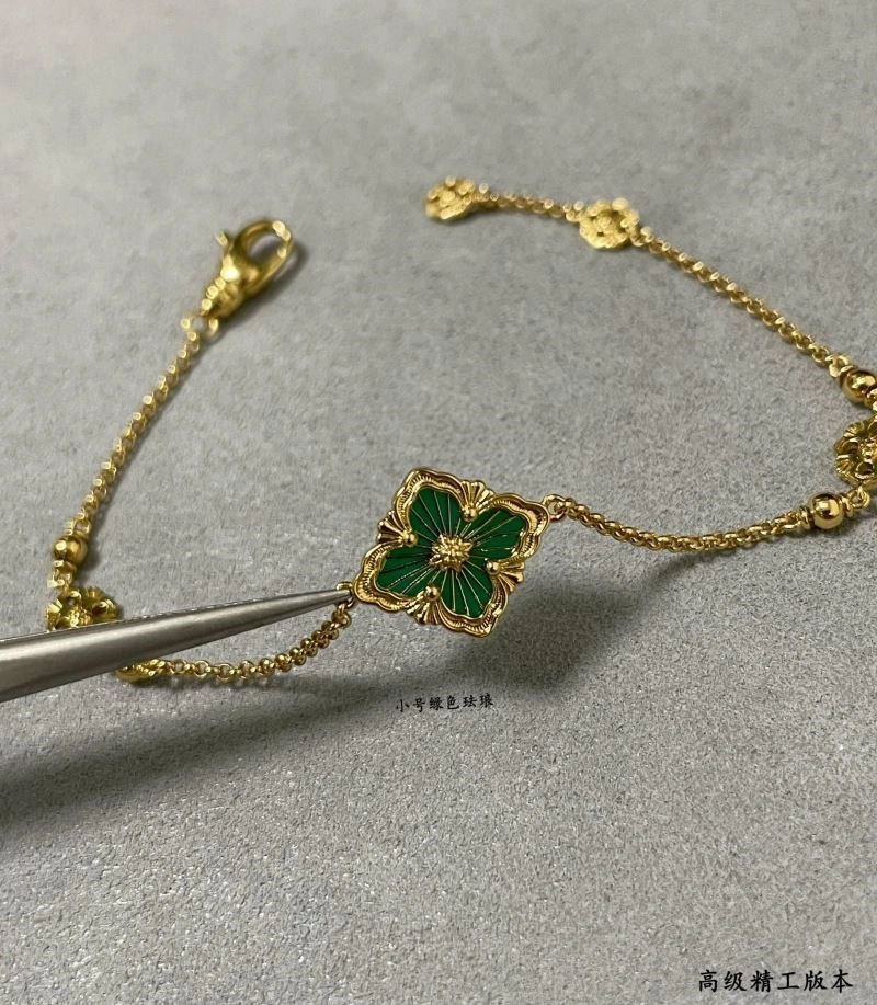 Factory-made Vca Bracelets