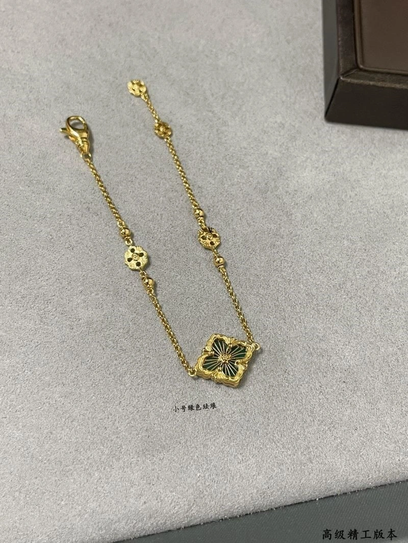 Factory-made Vca Bracelets