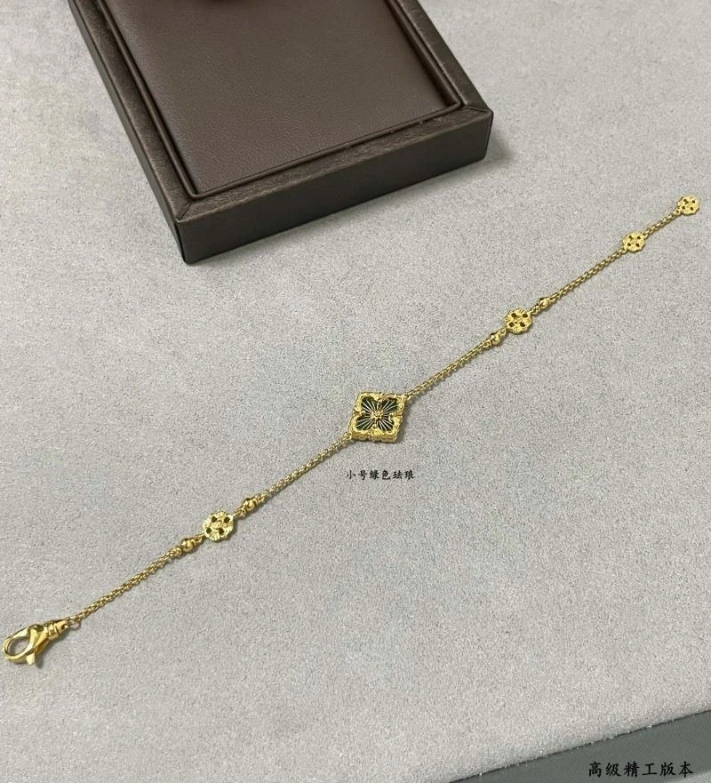 Factory-made Vca Bracelets