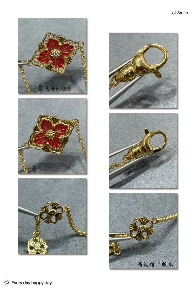 Indistinguishable Vca Bracelets
