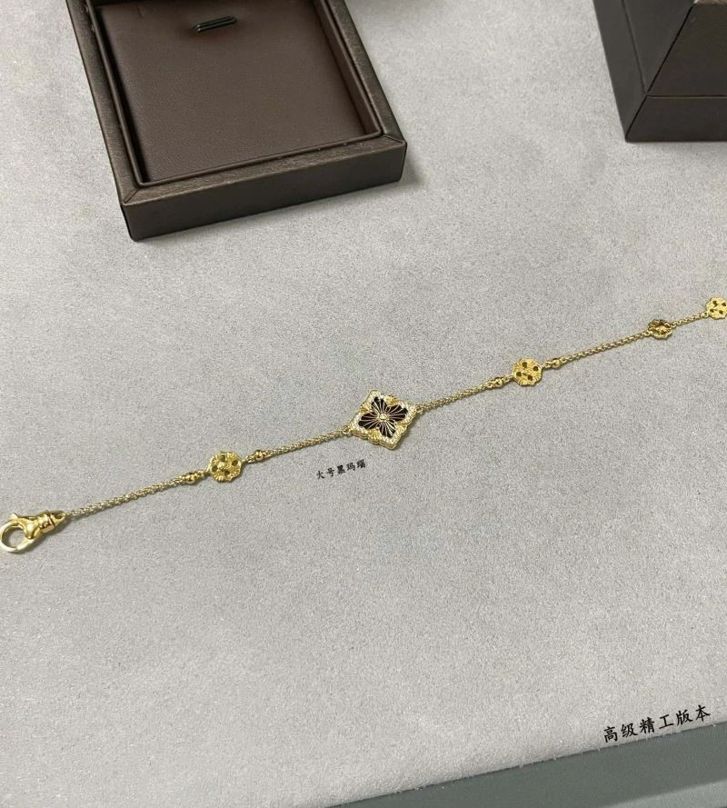 High fidelity Vca Bracelets