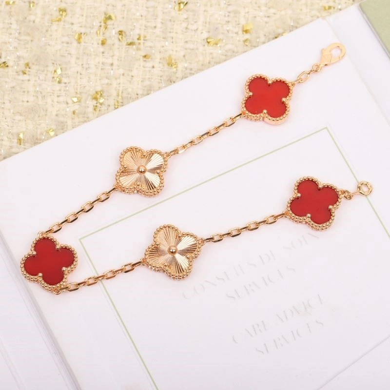 Accurate model Vca Bracelets