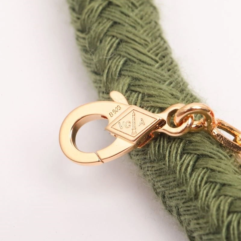Accurate model Vca Bracelets