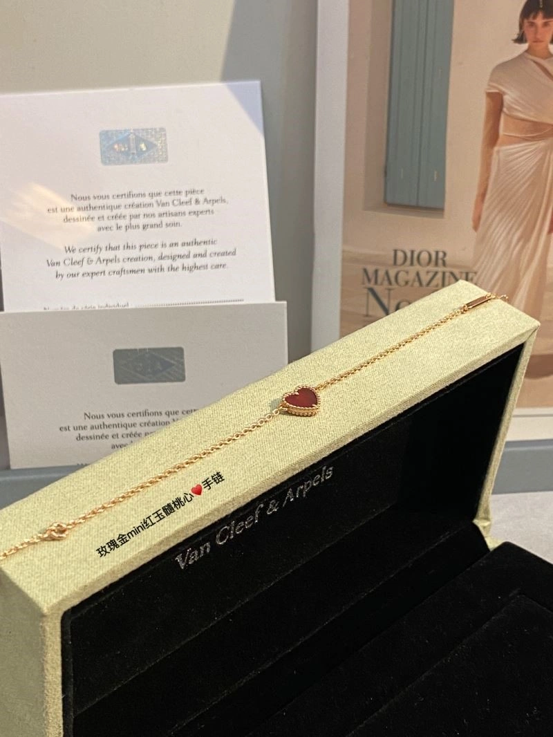 1:1 copy Vca Bracelets